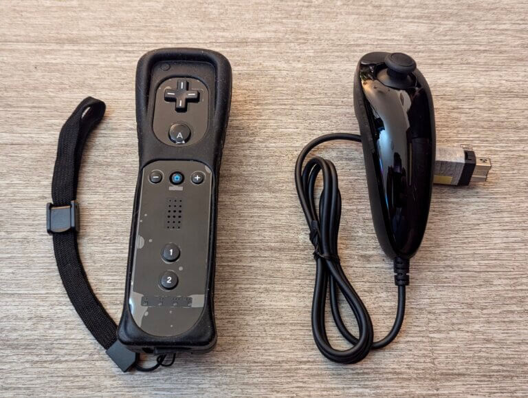 Wii Motion Plus Remotes With Grip and NunChuk – Mariogasm